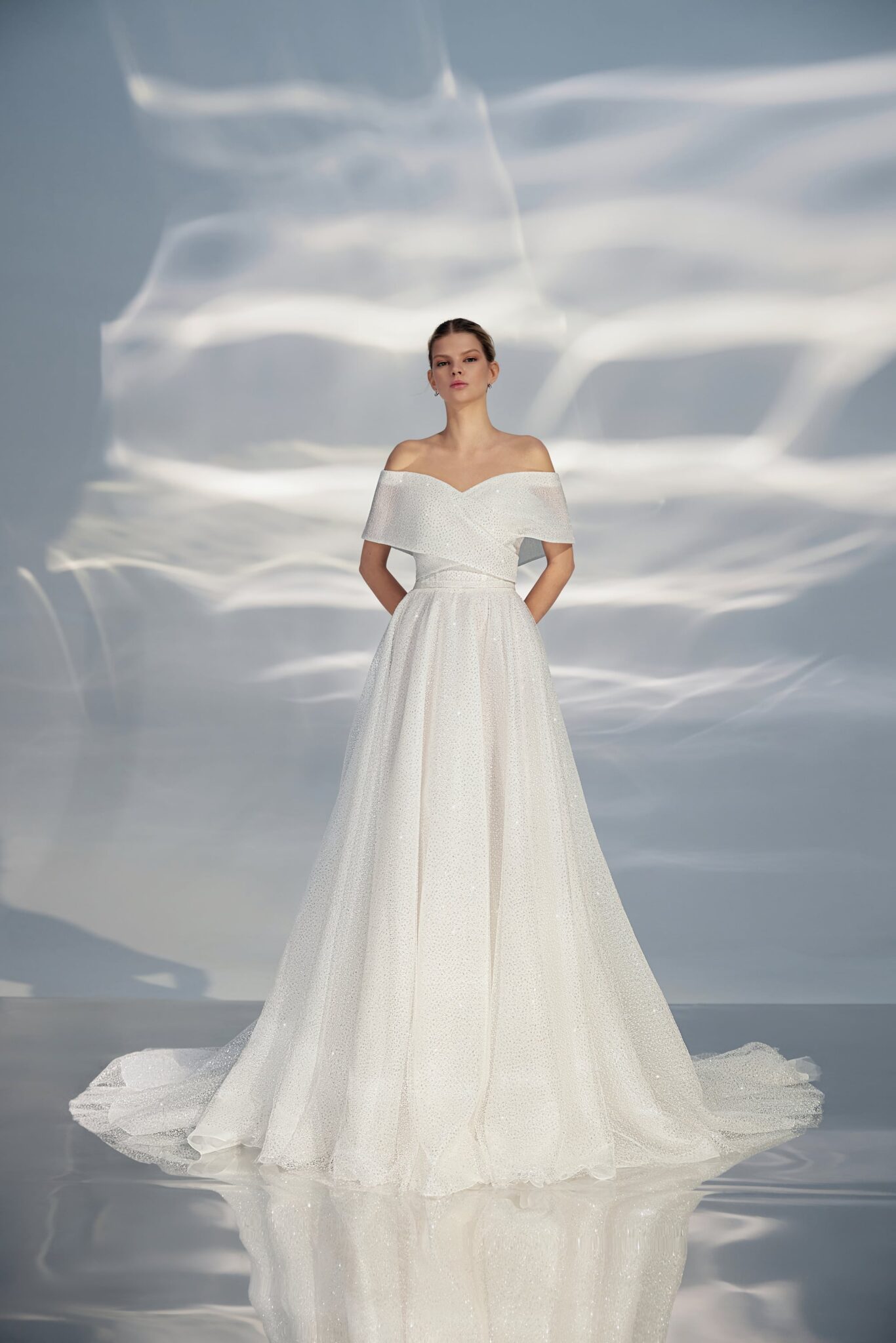 Starlet Wedding dresses collection Ariamo Light