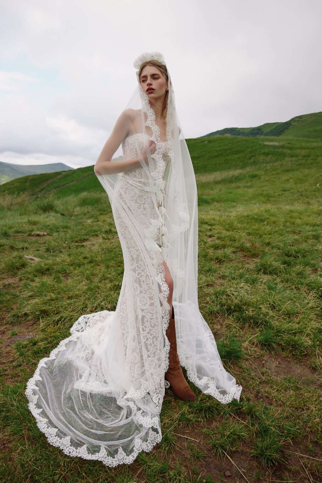 Lavinia Strapless Lace Mermaid Wedding Dress | Ariamo Boho