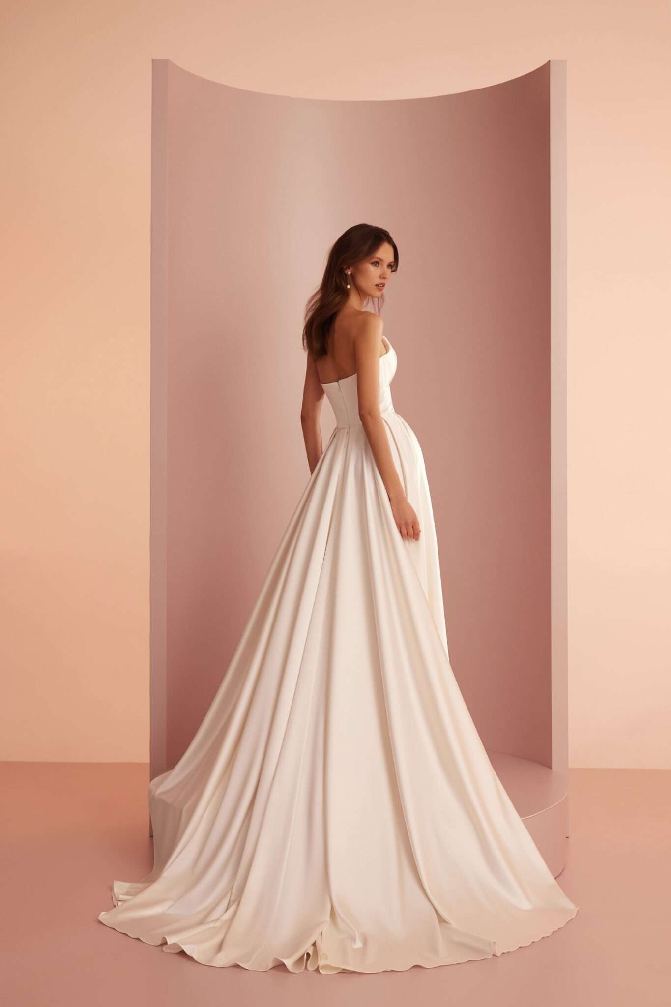 L415 Strapless Glossy Satin A-line Wedding Dress | Ariamo Bridal